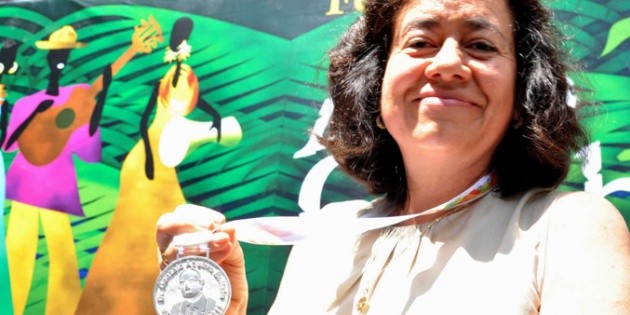 Entregan a María Elisa Velázquez la Medalla 'Gonzalo Aguirre Beltrán ...