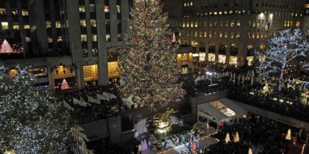 El árbol de Rockefeller Center ilumina Nueva York | El Informador