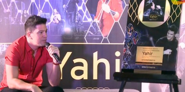 Yahir recibe Disco de Oro por su álbum 'Zona preferente' | El Informador
