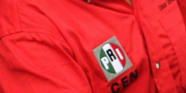 Queman playeras del PRI en Naucalpan | El Informador