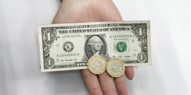 El dólar, en 18 pesos en promedio en aeropuerto del DF | El Informador