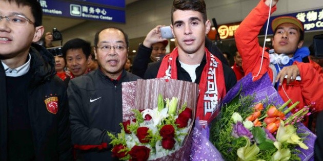 Oscar llega a Shanghái para jugar en el futbol chino | El Informador