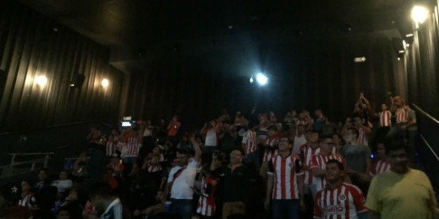 Del barrio al cine para ver a Chivas | El Informador