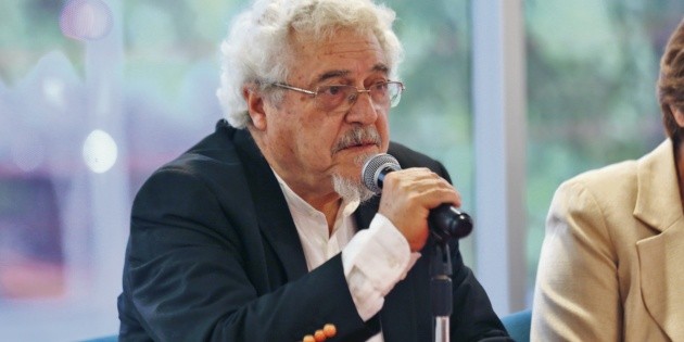 Vale la pena leer poesía; un poema al día no hace daño: Felipe Garrido ...
