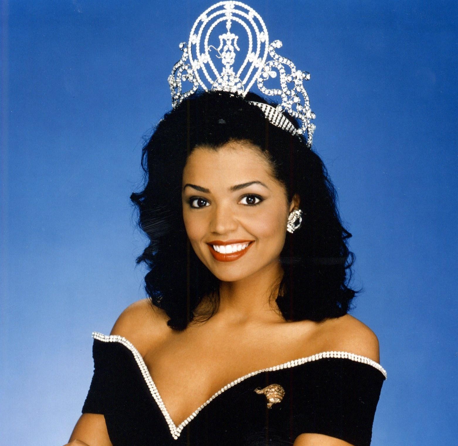 Muere Chelsi Smith, Miss Universo de 1995 | El Informador