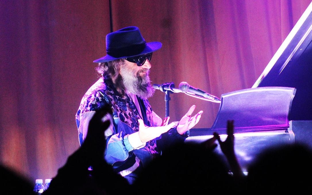 Sébastian Tellier y su polémico concierto | El Informador