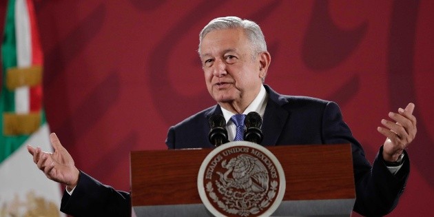 AMLO analiza celebrar primer año de Gobierno con informe en el Zócalo ...