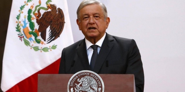 AMLO: Ponen en cuarentena a tripulación de avión que viajó con el ...
