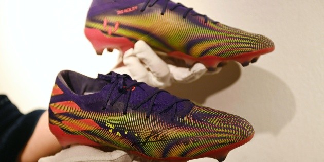 Subastarán botines con que Messi superó récord de Pelé | El Informador