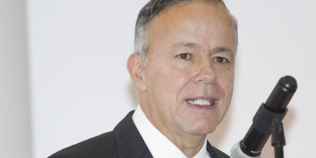 Periodista David Páramo mejora tras su operación: "ya va de regreso ...