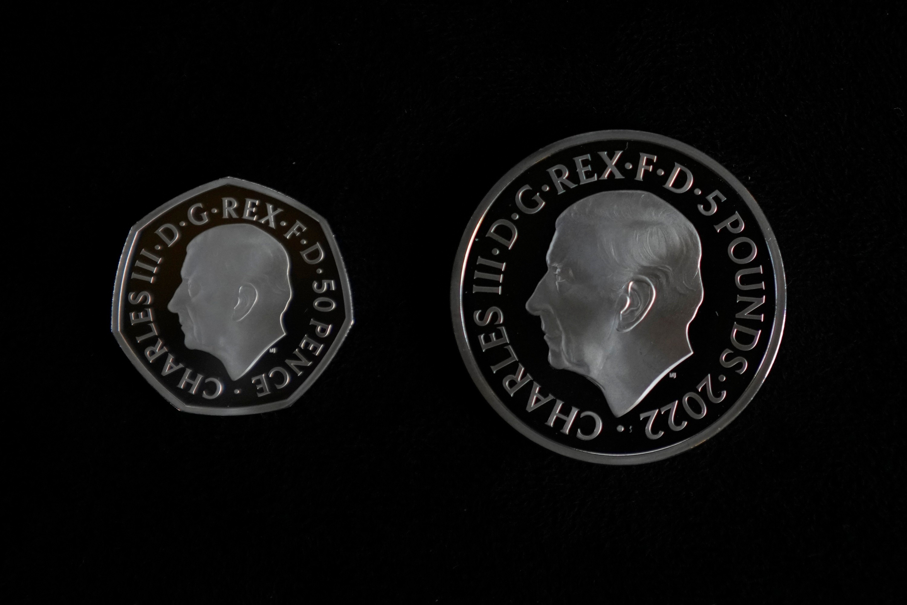 Carlos III: Presentan las primeras monedas con la imagen del rey, ¡conócelas! (FOTOS) | El ...