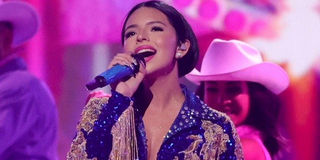 Ángela Aguilar estrena el video de su dueto “Nada más decídete” con ...