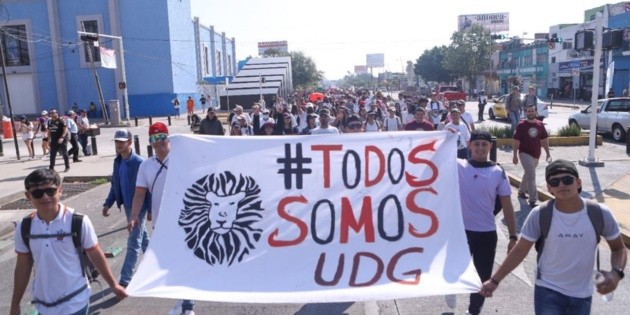 UDG: Jóvenes marchan por más recursos para nuevos espacios y por la ...