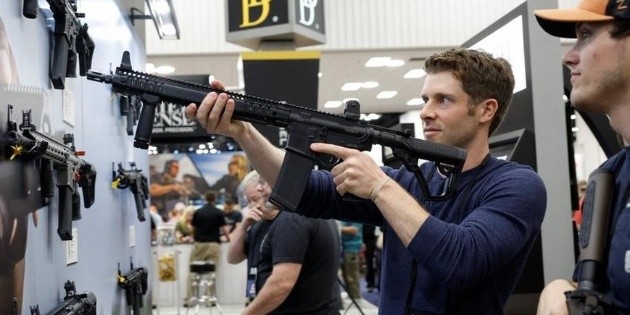 Cómo el rifle de tipo militar AR-15 se convirtió en "el arma nacional ...