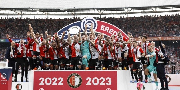 Santiago Giménez: El Bebote, campeón con el Feyenoord en la Eredivisie ...