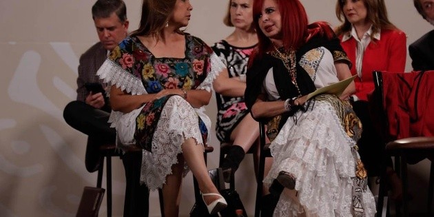 AMLO: En plena "mañanera", Layda Sansores sale en defensa de los hijos ...