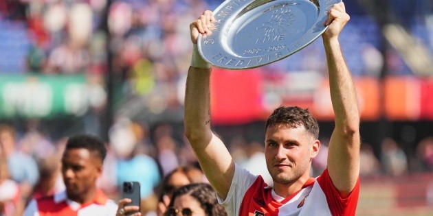Santiago Giménez: El Bebote, elegido el mejor futbolista del Feyenoord ...