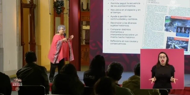 Ana María Prieto se viralizó por su peculiar defensa de libros de la ...