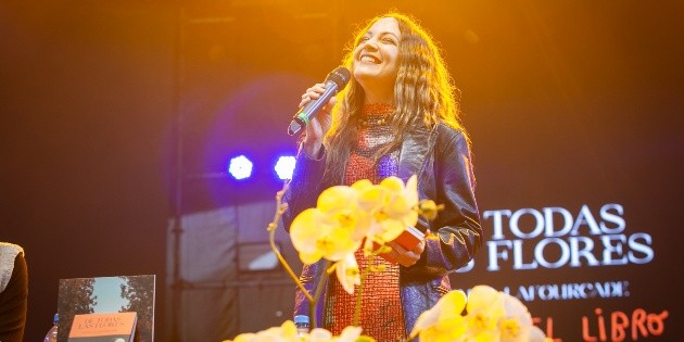 FIL 2023: Natalia Lafourcade y el diario musical “De todas las flores ...
