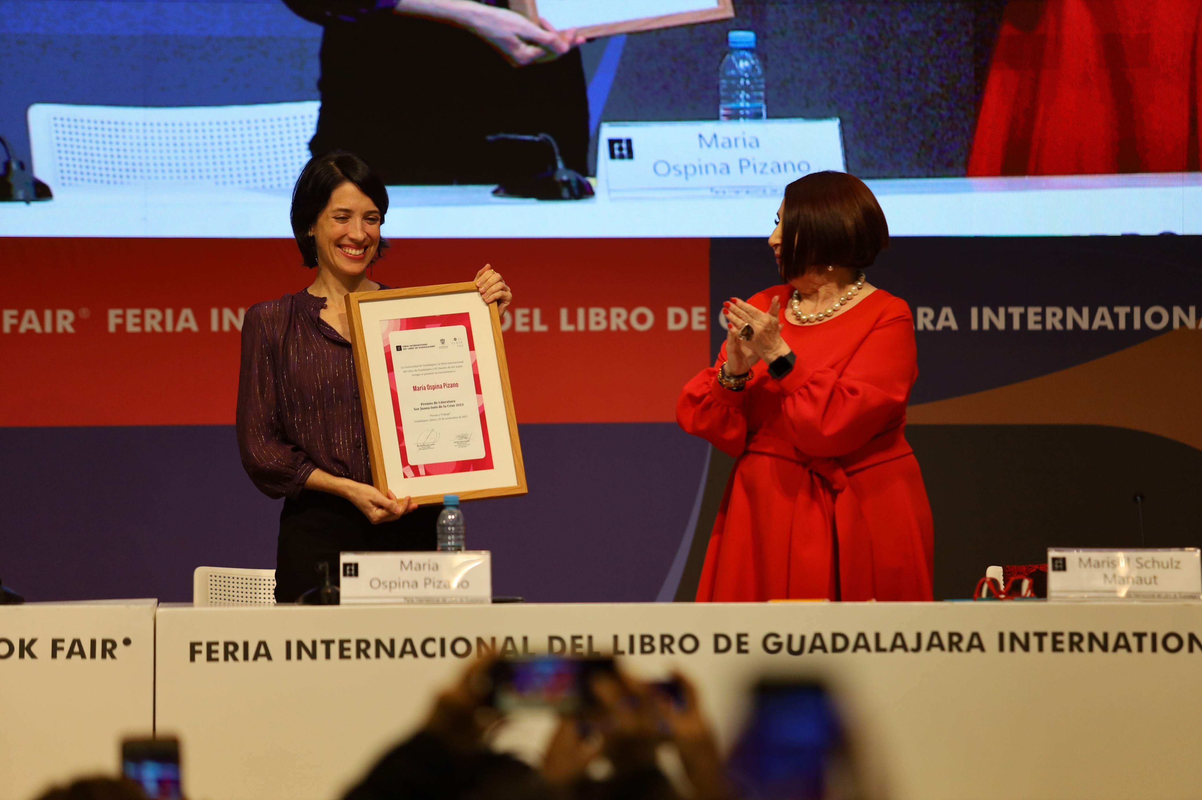FIL 2023: Recibe María Ospina Pizano premio Sor Juana Inés de la Cruz ...