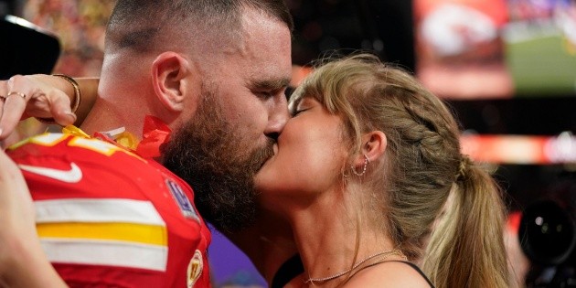 Super Bowl: Taylor Swift y Travis Kelce festejan con beso el bicampeonato de Kansas City Chiefs ...