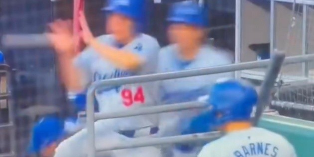 MLB: ¿Ohtani, en peligro? Bat boy de Dodgers reacciona a tiempo para ...