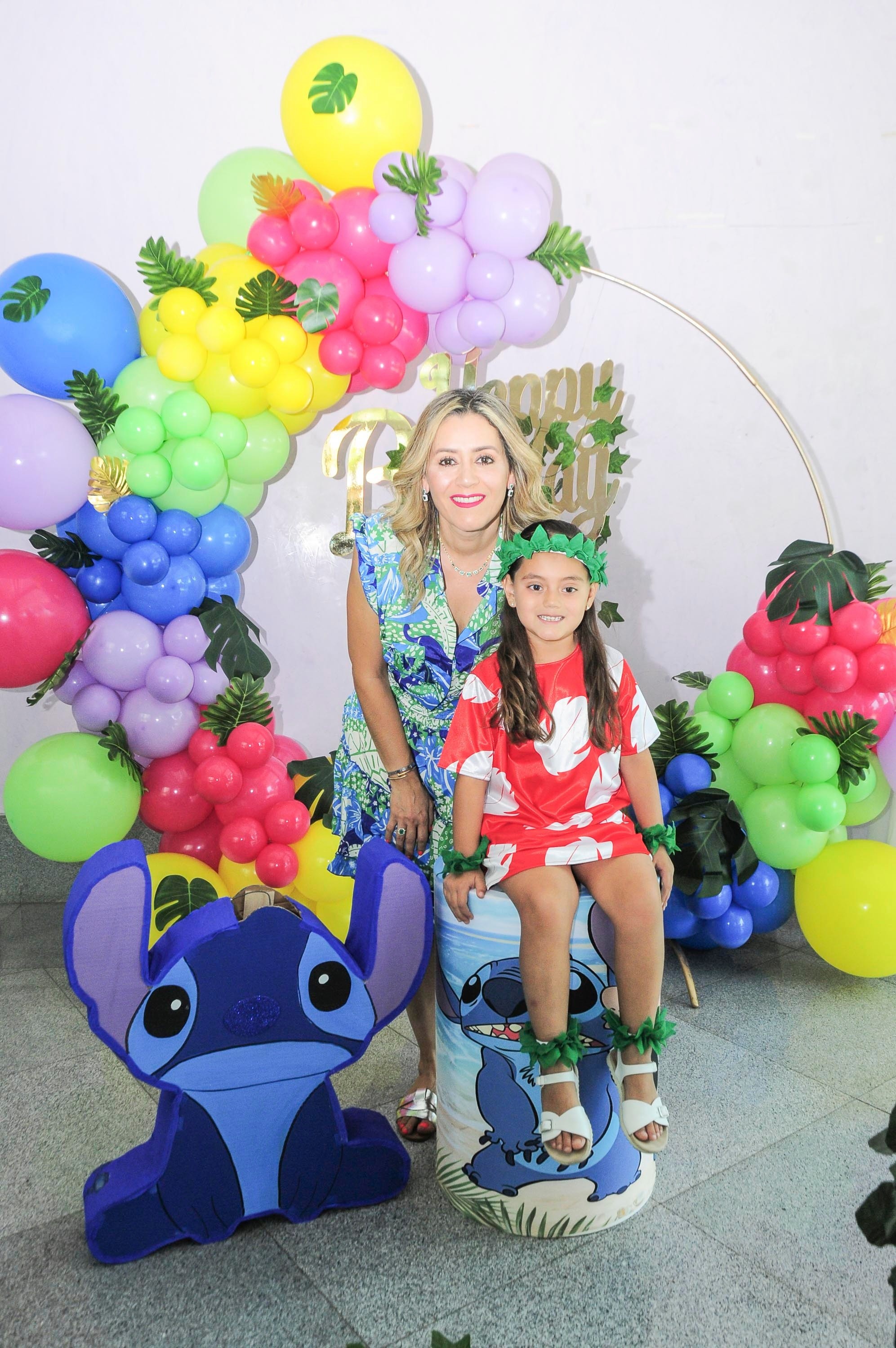 Sociales: Valentina Cuevas festeja al estilo de Lilo & Stich | El ...