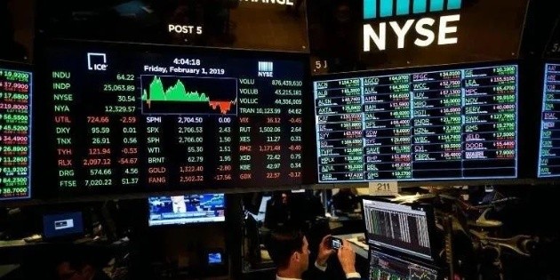 Wall Street cierra en rojo pero los principales índices obtienen ganancias semanales | El Informador