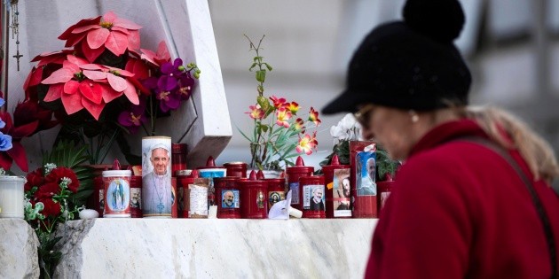 Pope Francis: Archbishop warns about the "crows" that speculate on the ...