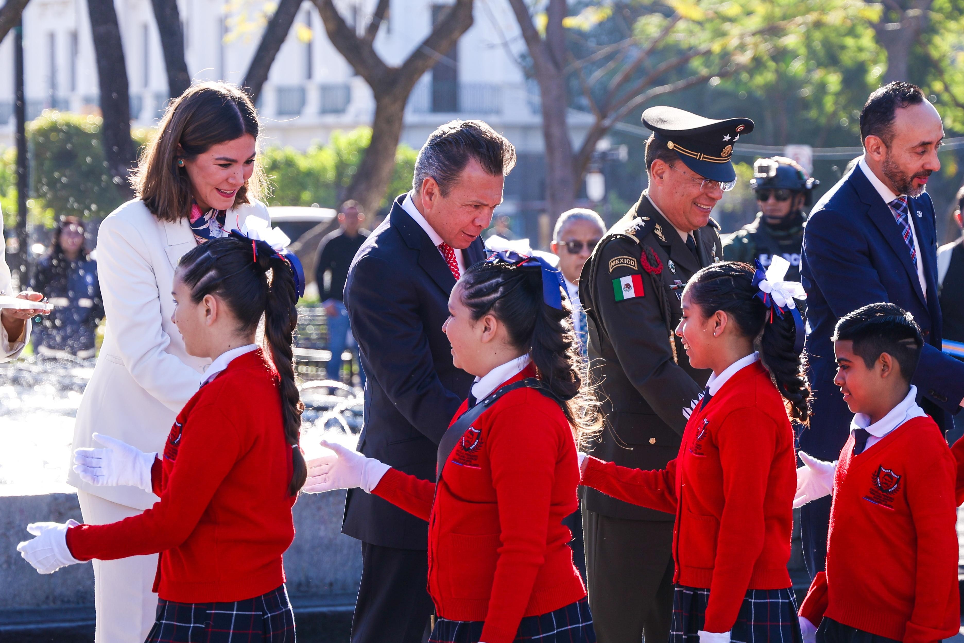 Guadalajara: Conmemoran Día de la Bandera en Plaza Liberación | El ...