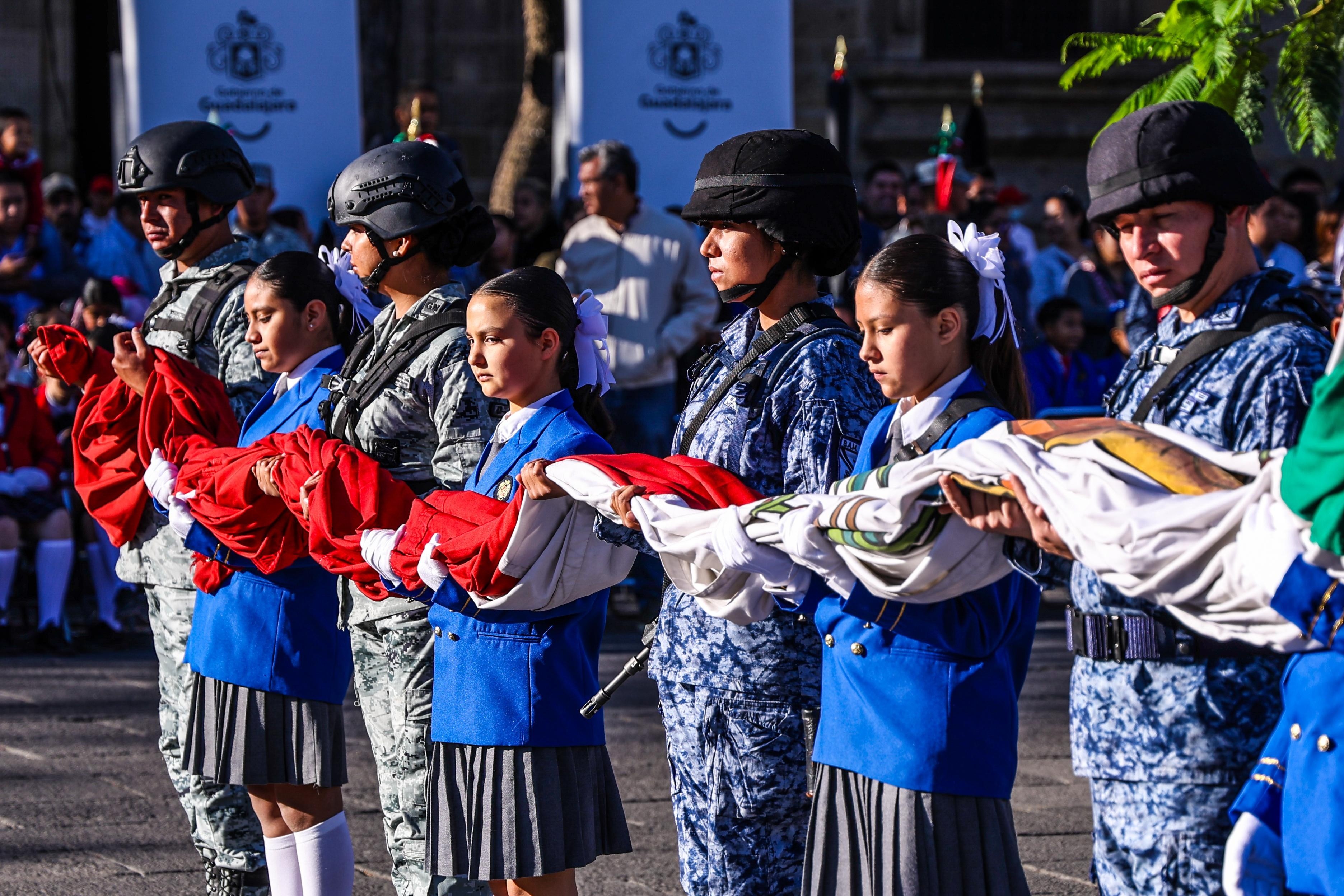 Guadalajara: Conmemoran Día de la Bandera en Plaza Liberación | El ...
