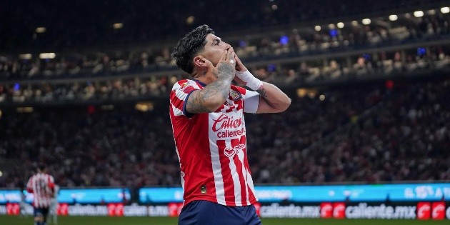 Chivas: Víctor Guzmán, de fichaje estrella a diluirse en el banquillo ...