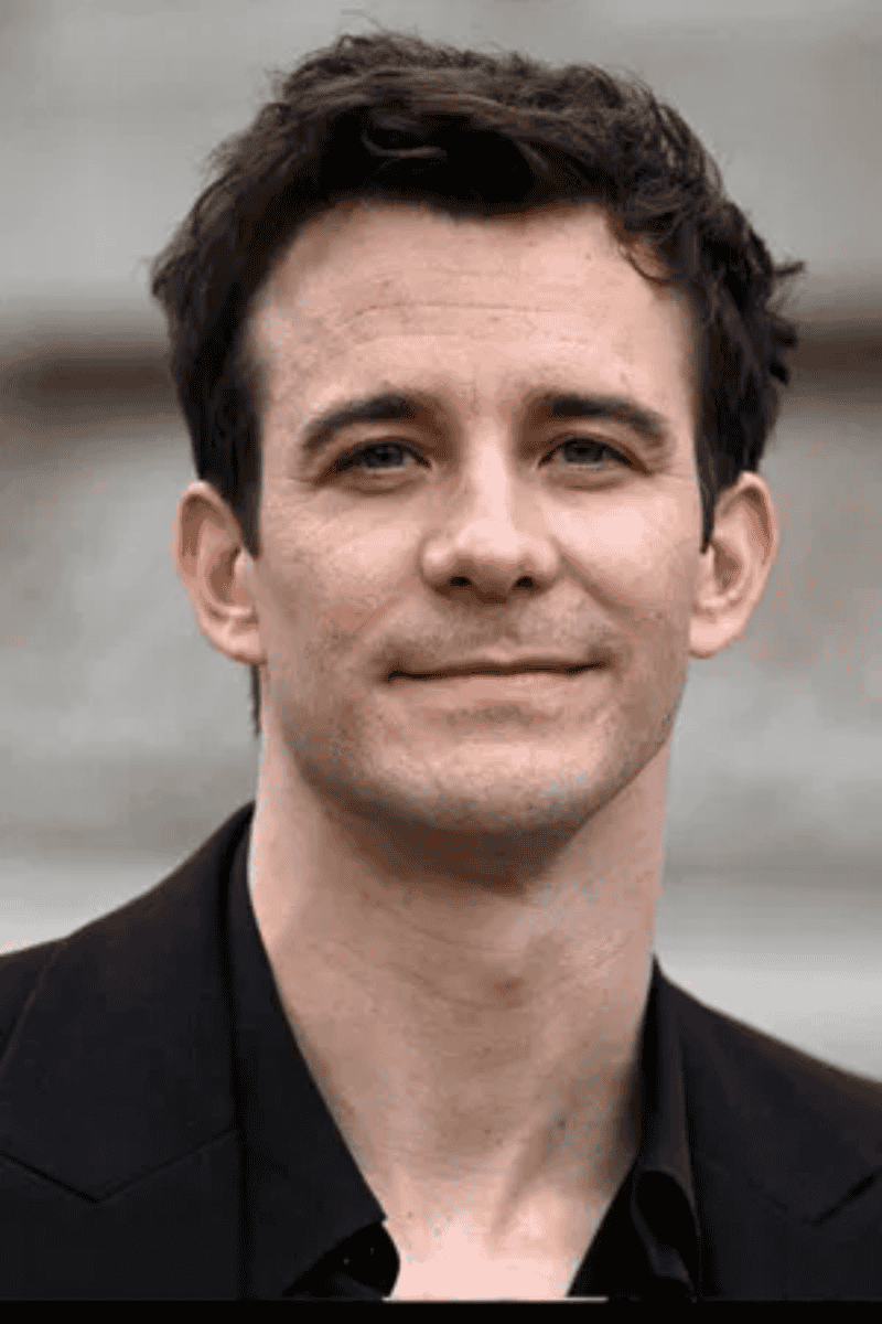 Luke Thompson: Todo sobre el actor que da vida a Benedict en ...