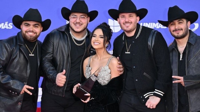 El origen de los corridos tumbados mexicanos con los que triunfan artistas como Bad Bunny, Peso ...