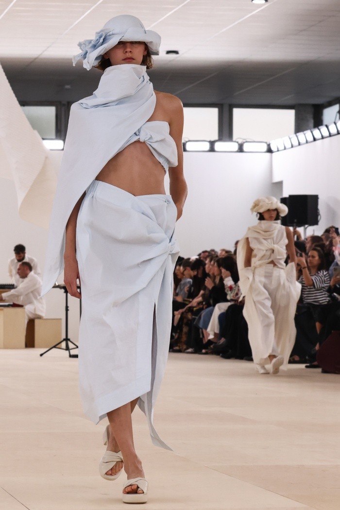 París Fashion Week: Maximalismo y transparencias, así fue la pasarela de Issey Miyake | El ...